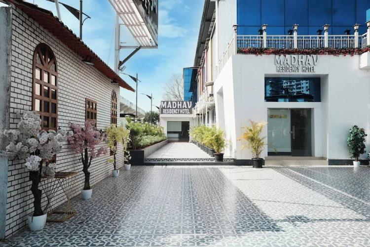 Madhav Residency Hotel & Banquet, Kalyan, Mumbai - Thane