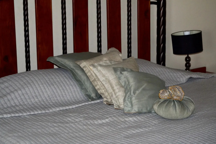 Ya Rena Guesthouse - 