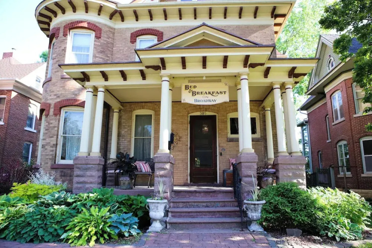 B&b On Broadway - Decorah, IA