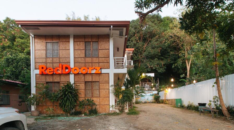 Reddoorz @ Camp Saint John Hotel La Union - 산페르난도