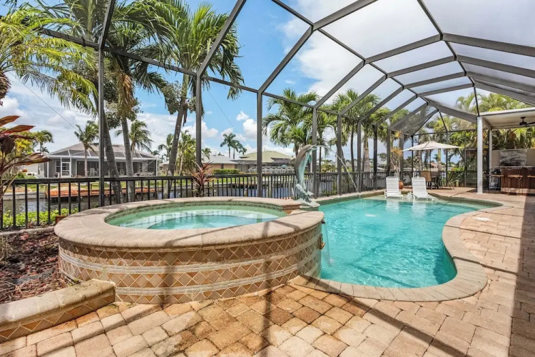 Canalfront Oasis: Cape Coral Home W/ Pool & Spa - Cape Coral, FL