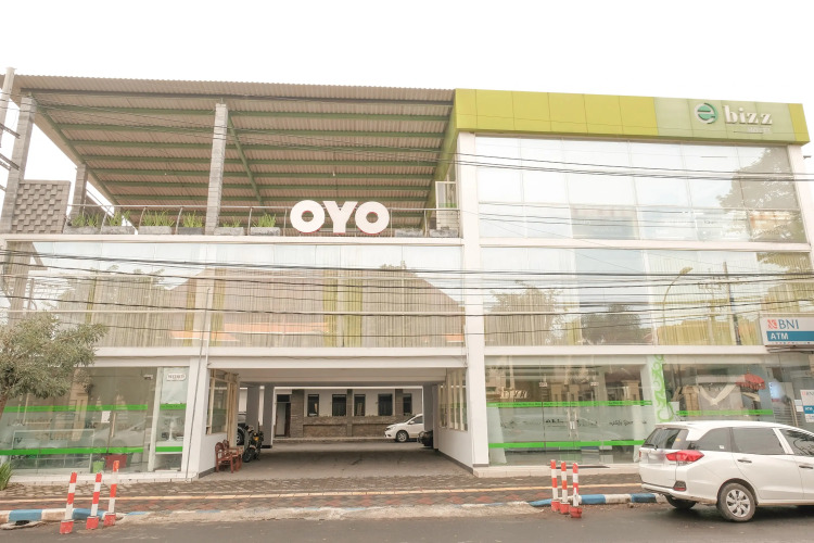 Ebizz Hotel - Jember