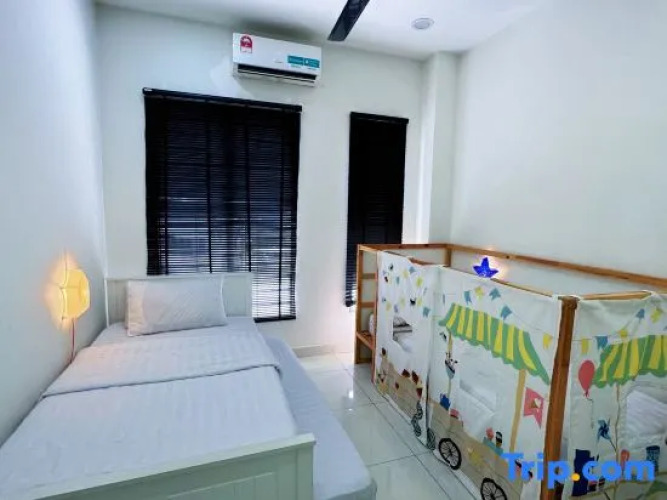 D'kayangan Shah Alam Spacious Fully Aircon 12 Pax - Shah Alam