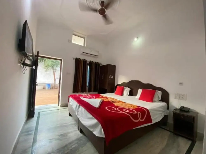 Karma Hostel - Khajuraho
