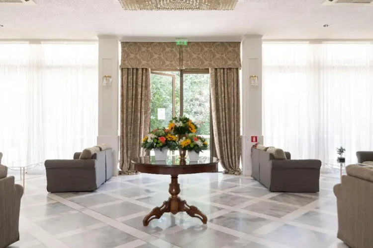 Sun Beach Hotel - Перея
