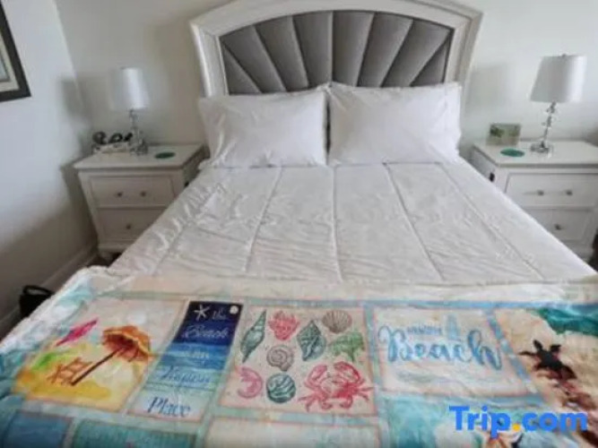 Remote Work Oceanfront Paradise W/ Balcony Fast Wifi - Daytona Beach