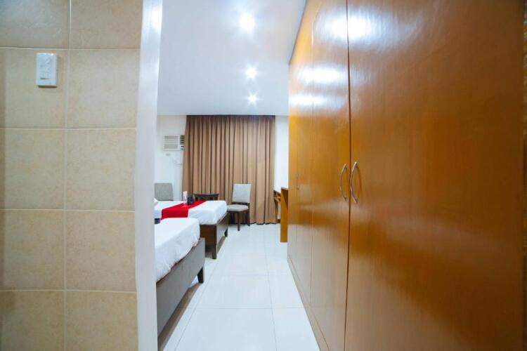 Reddoorz Near Angeles University Foundation - Angeles
