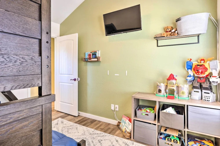 5 Mi To Big Bear Lake: Cozy Cottage W/ Hot Tub - Big Bear, CA