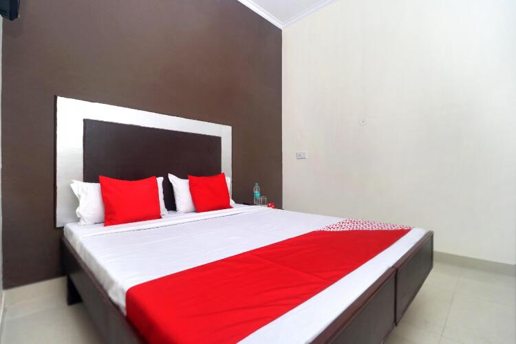 Oyo Flagship 19355 Hotel Blessing Inn - Jalandhar