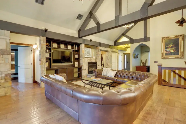 'Dragon Castle' W/ Secret Passage, Dock, & Hot Tub - Lake Ozark, MO