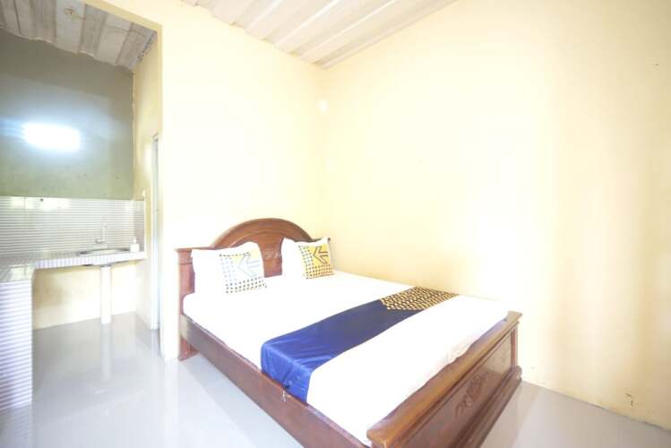 Spot On 93612 Kencana Homestay Syariah Near Masjid Al-barokah Kanyuran - Mojokerto