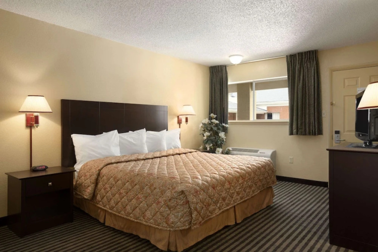 Days Inn Lawton - Lawton, OK