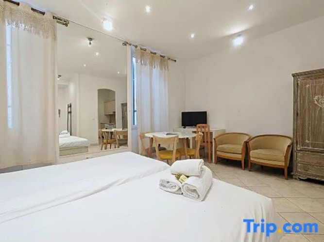 Viva Riviera 11 Rue Commandant Andre - Mougins