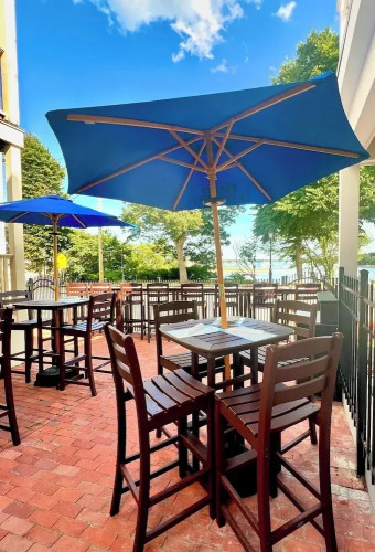 The Glen Cove Hotel & Restaurant - Wareham, MA