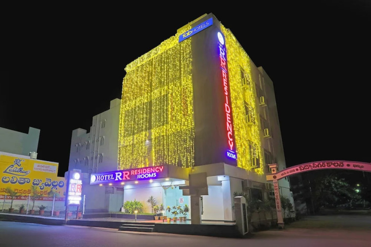 Fabhotel Rr Residency I - Khammam