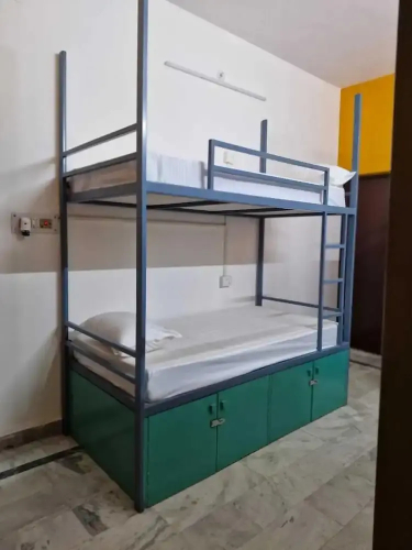 Tnc Lucknow By The Nomad Cave Hostel - Lucknow