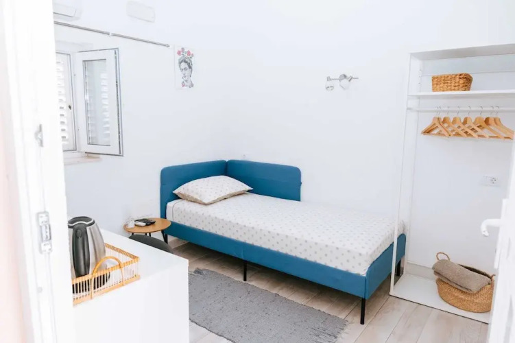 Serious Job Room - Dubrovnik