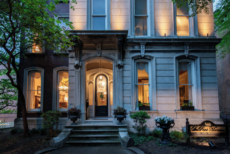 Dupont Mansion Bed & Breakfast - Louisville, KY
