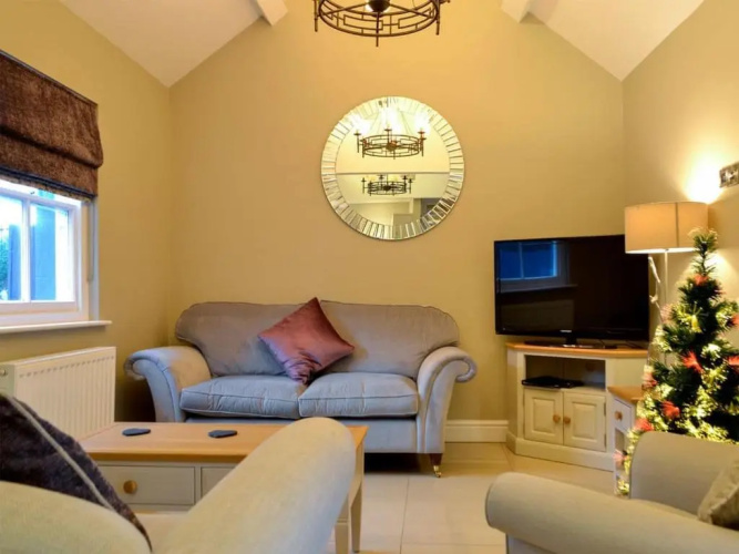 Llys Celyn - Holly Farm - Aberystwyth