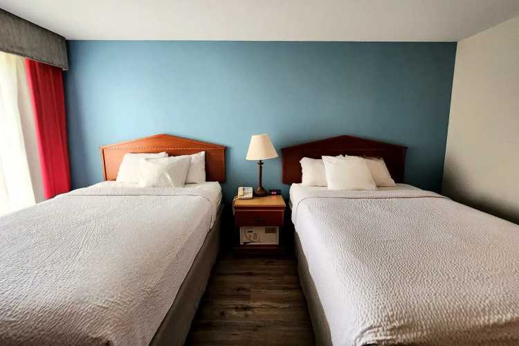 Days Inn & Suites By Wyndham Thibodaux - Thibodaux, LA