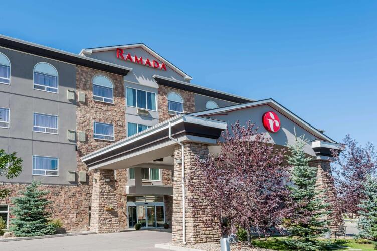 Ramada By Wyndham High River - High River