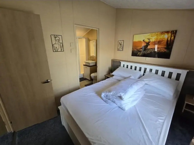 Oaklands Stunning Mini Lodge - Rhyl