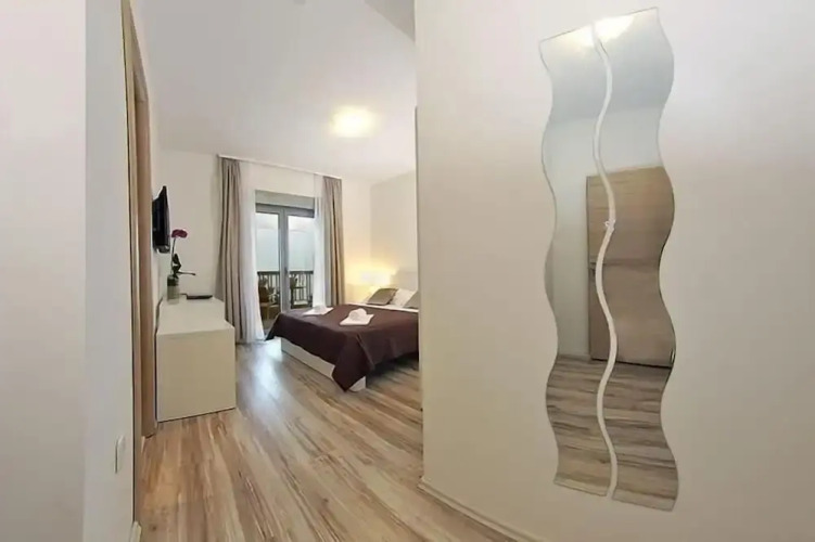 Pansion Simic - Makarska