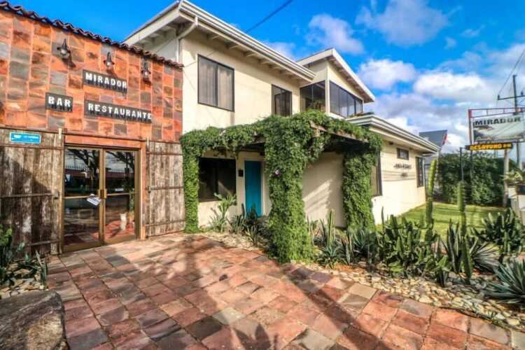 Hotel Punta Descartes - 