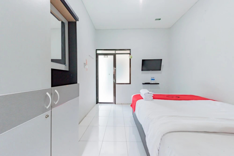 Reddoorz Syariah Near Rs Hermina Sukabumi - Sukabumi