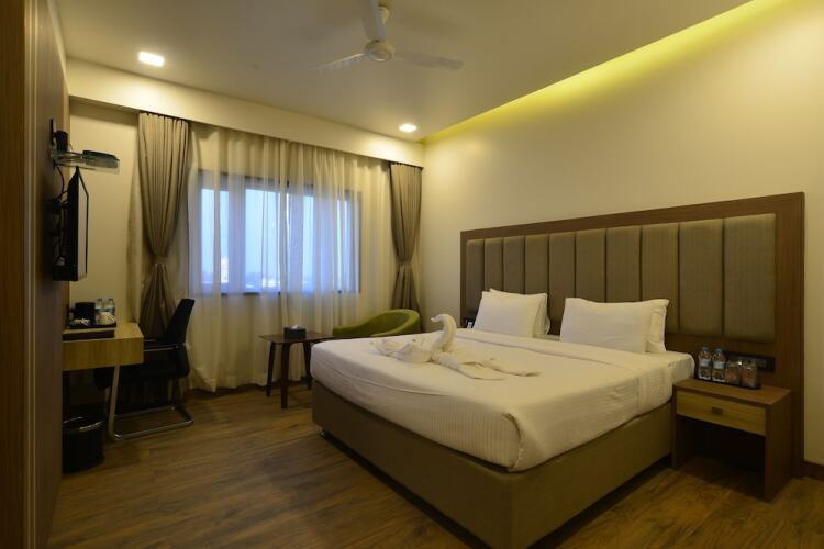 Hotel Jhankar Palace - Dhule