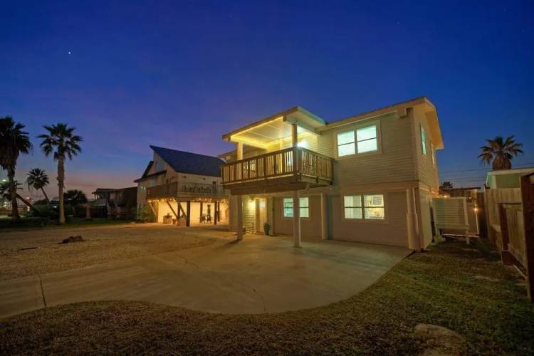 Seaglass Landing Private Pool, Cabana, & Near Port Aransas Beaches - Port Aransas, TX