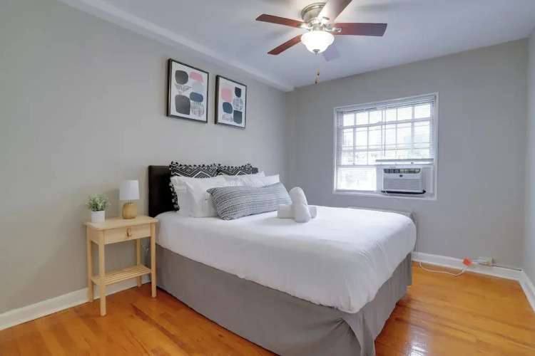 Prime Alexandria Location Corporate Apt - Alexandria, VA