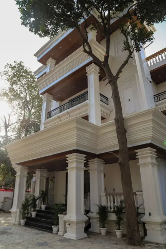 Four Leaf Hotel Arjuna Manor Varanasi - Varanasi