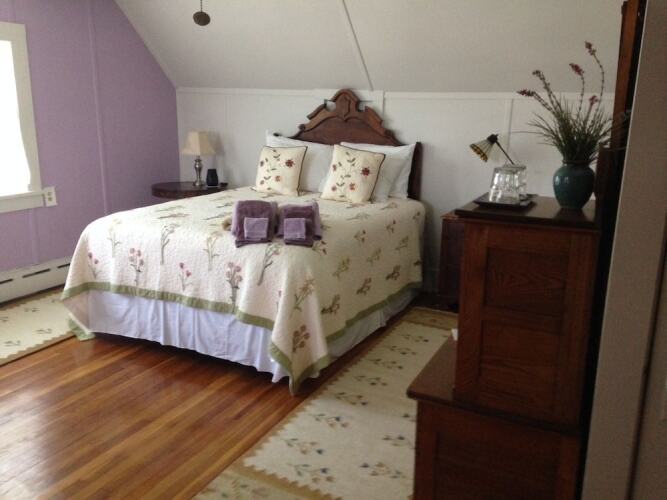 The Red Door B&b - Lenox, MA