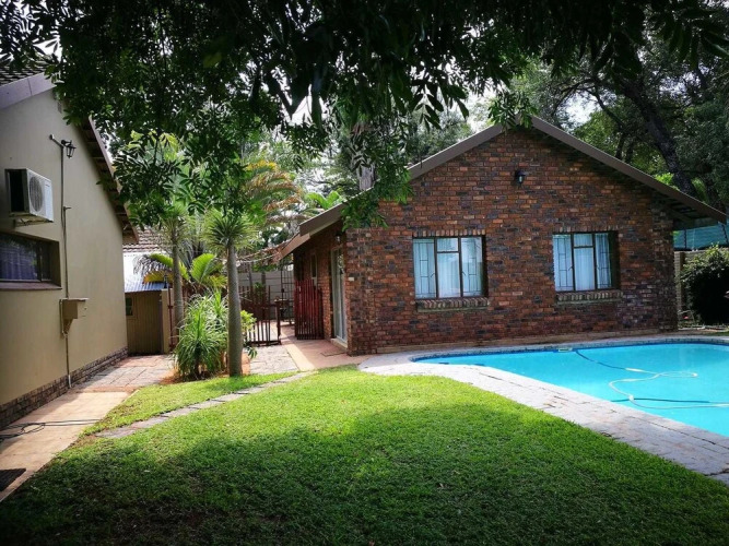 La Lucia Guest House - Lephalale