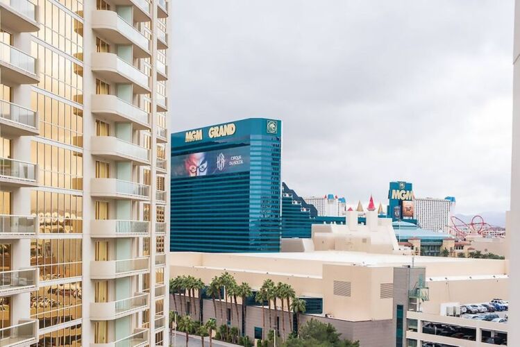 Signature Affordable Luxury - Las Vegas, NV