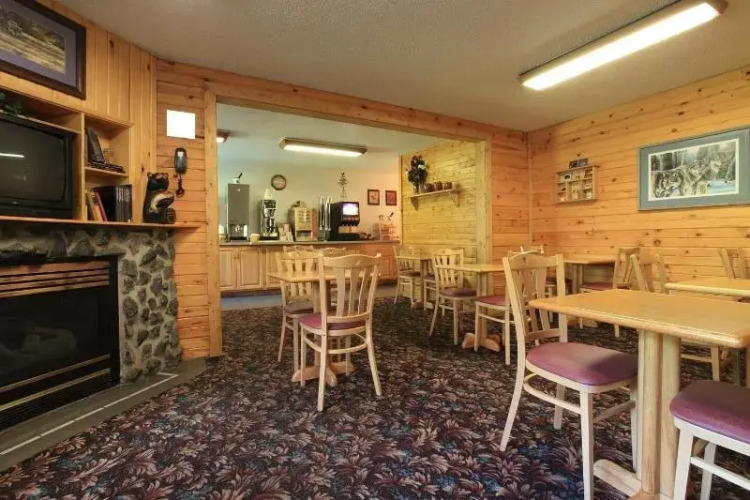 Americas Best Value Inn Duluth Spirit Mountain Inn & Suites - Duluth, MN