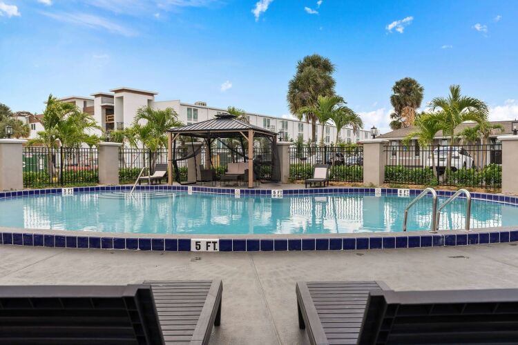 Travelodge By Wyndham Kissimmee/orlando - Celebration, FL