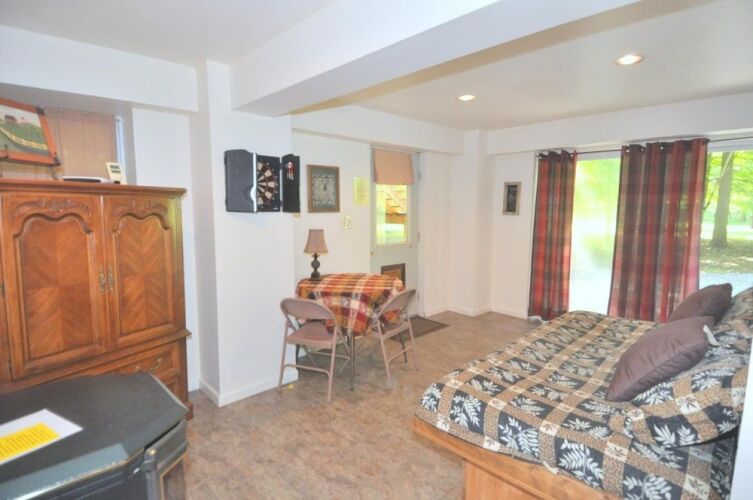 Trails End River Retreat - Riverside - Berkeley Springs, WV