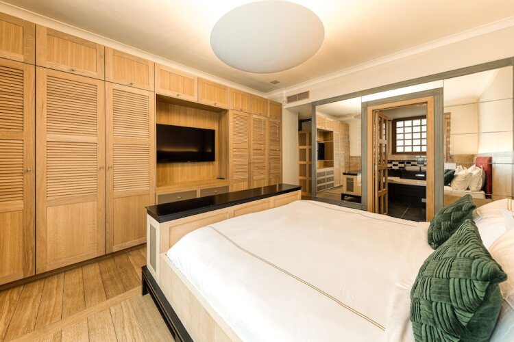 City Luxury 3br Prime Location - 