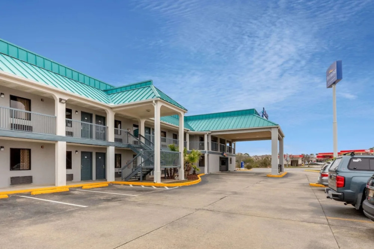 Ramada Limited Biloxi/ocean Springs - Biloxi, MS