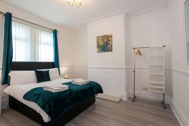 Inspired Stays- City Centre- Spacious 4 Bed House! - Stoke-on-Trent