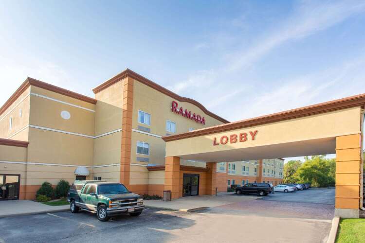 Ramada By Wyndham Glendale Heights/lombard - Wheaton, IL