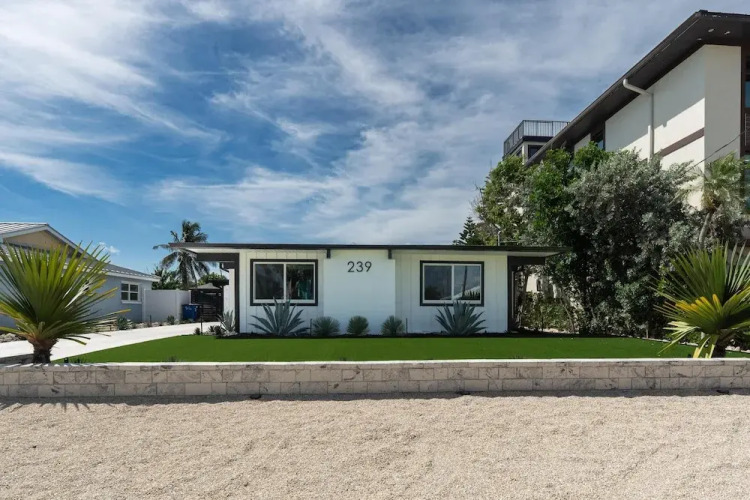 Curlew Beach Cottage - Fort Myers Beach, FL