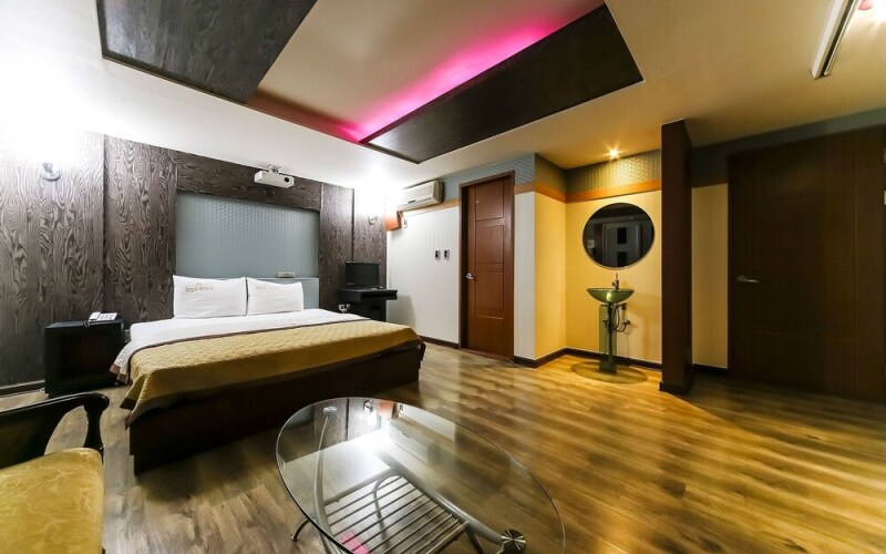 Gumi Indong Hotel Casa Lucido - 진미동