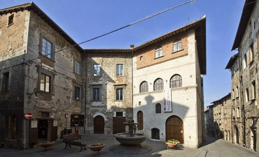 La Casa In Piazza - Gubbio