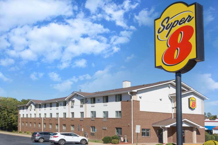 Super 8 By Wyndham Richmond Midlothian Turnpike - Richmond, VA