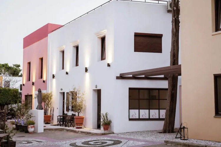 Utopia Luxury Suites - Rodas