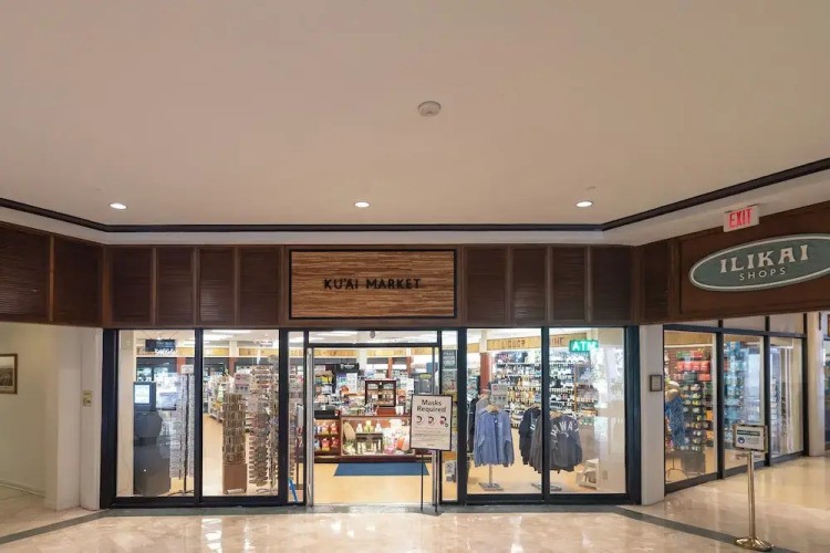 Ilikai Hotel Studio - Honolulu, HI