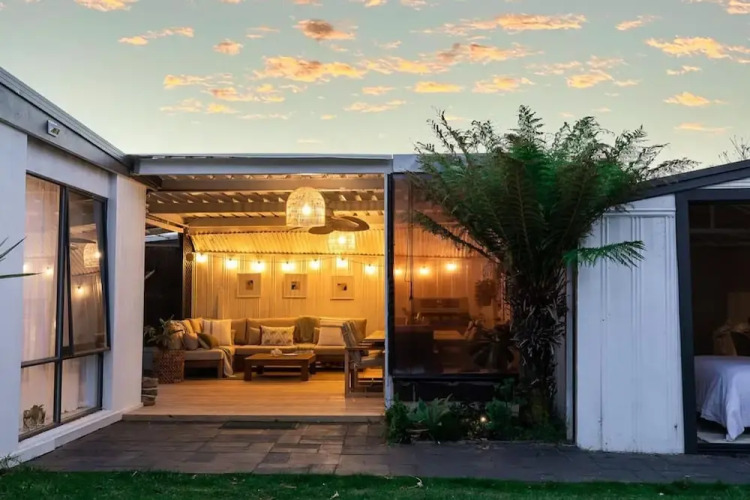 Sol Coastal Retreat - Outdoor Spa And Sauna - Melbourne